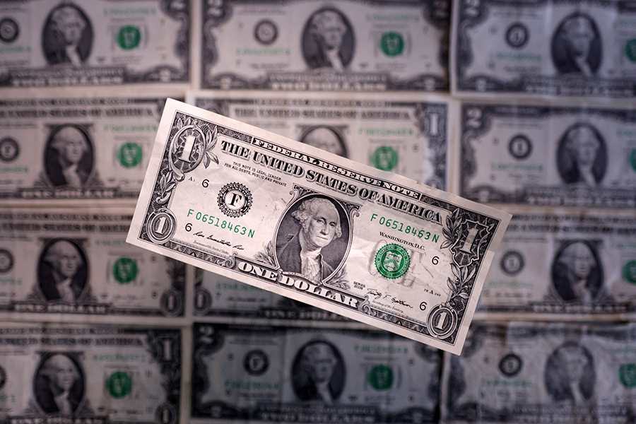 Dollar nears 2026 highs as volatile oil fans inflation spike fears